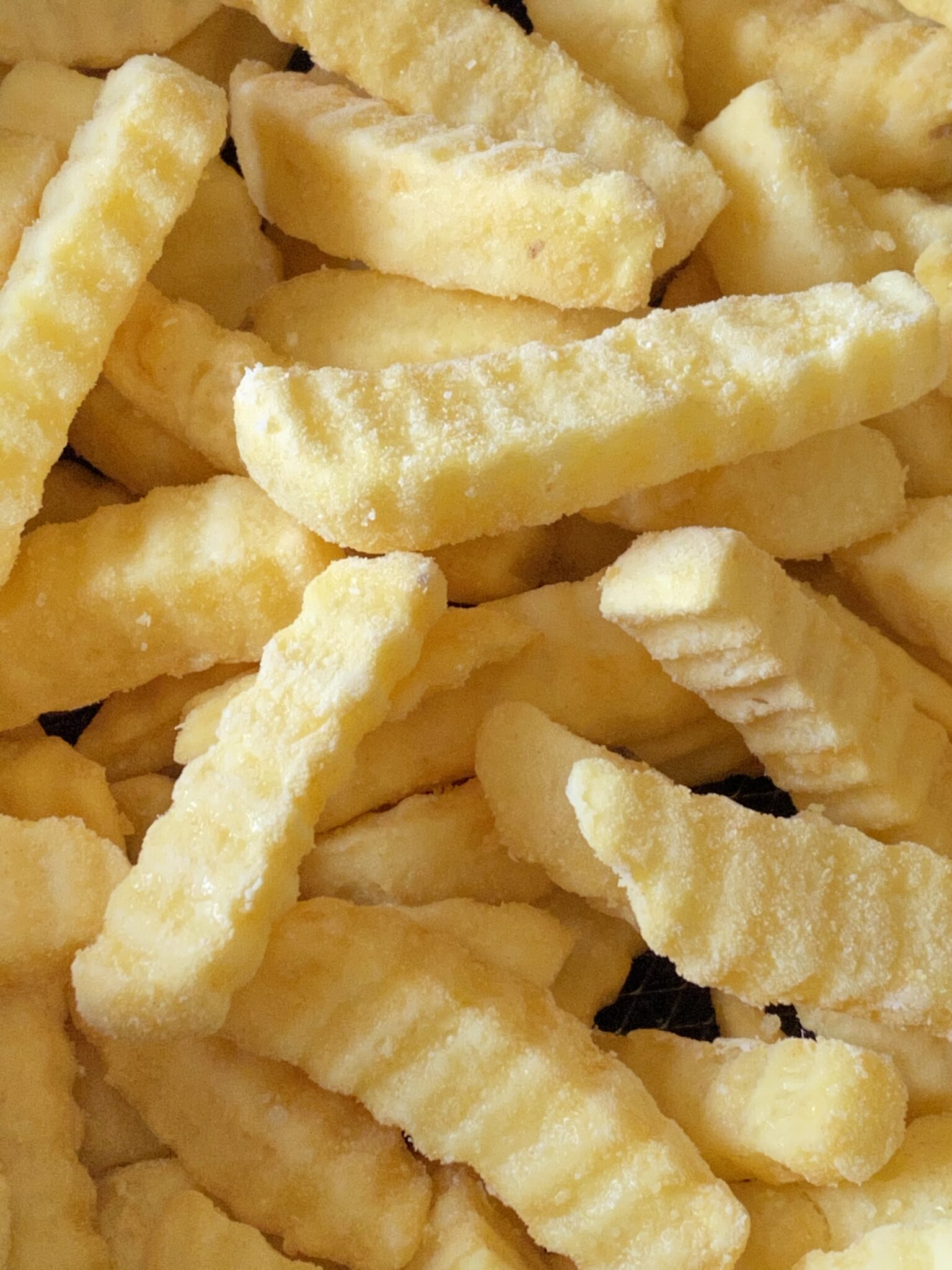 Air Fryer Frozen Crinkle Cut Fries - Kitchen Gadgets Club