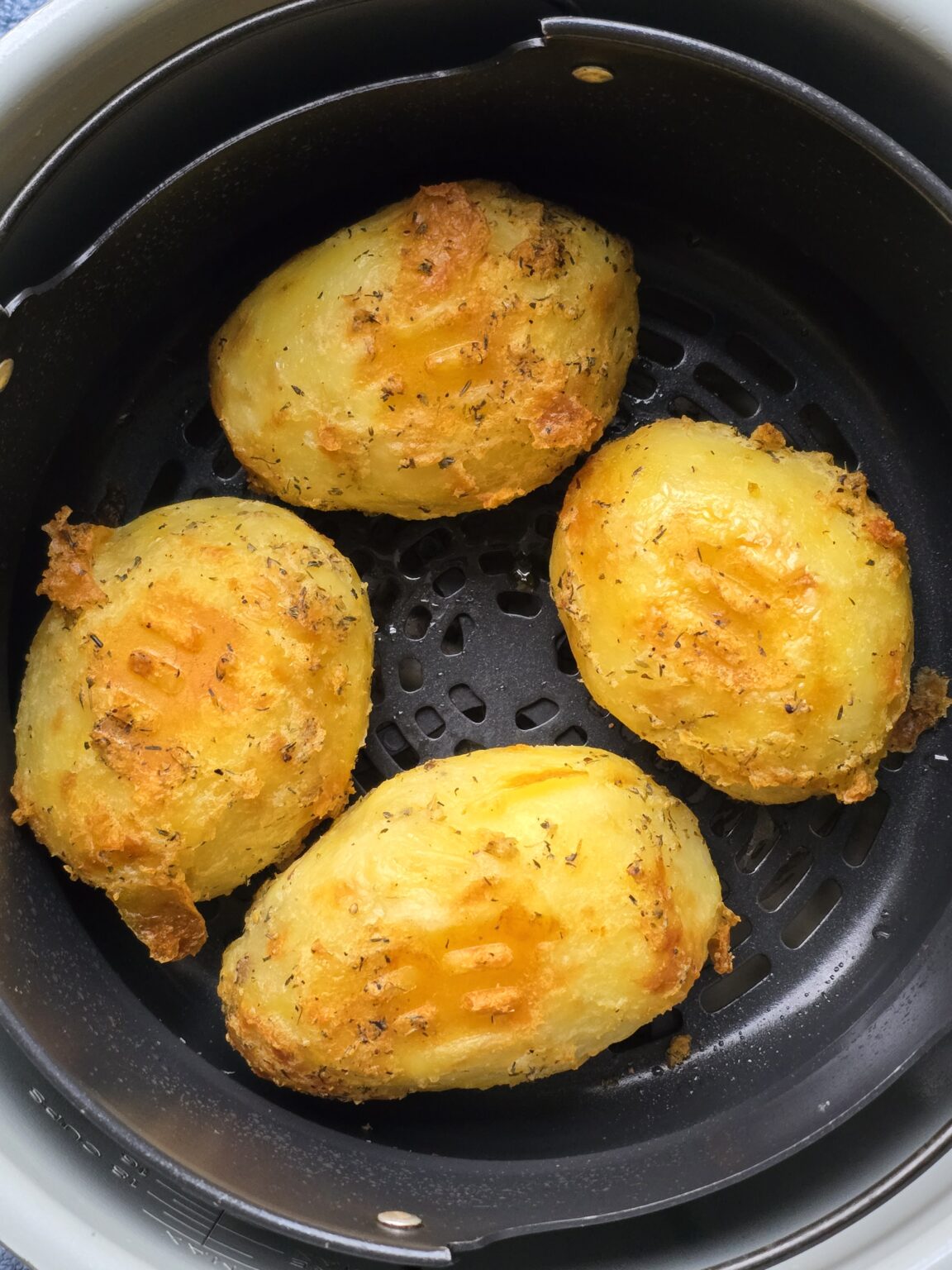 Ninja Foodi Giant Roast Potatoes - Kitchen Gadgets Club